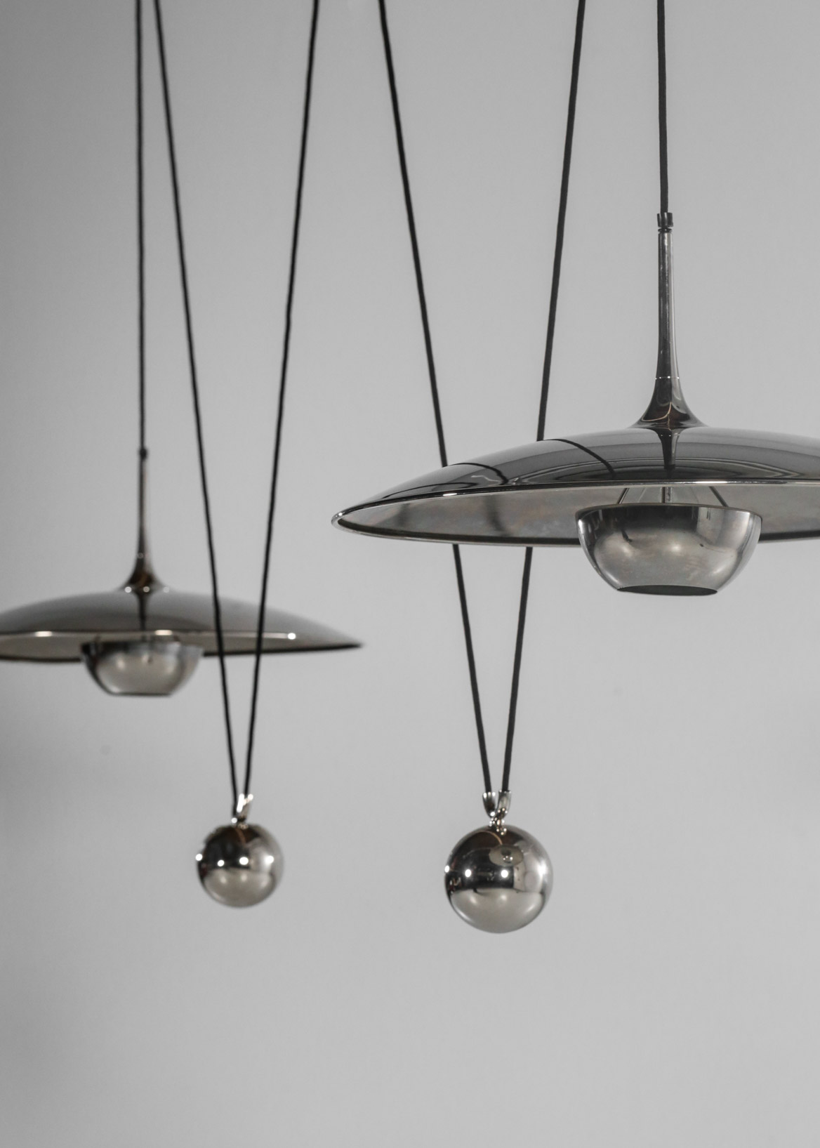 Florian Schulz Suspension double contrepoids chromé – Danke Galerie