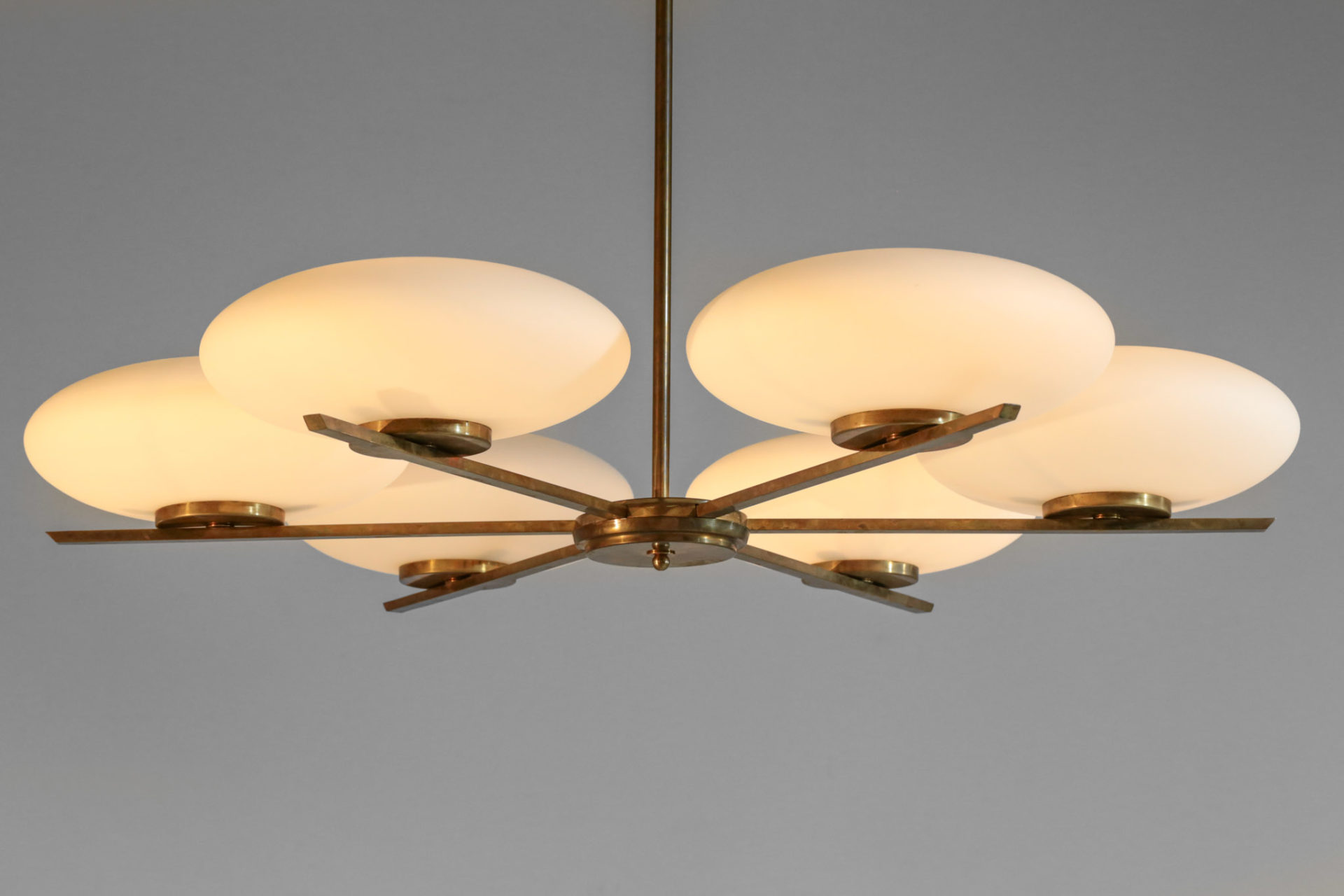 Grand lustre moderne Design 6 opalines ovoides "Cora" - MD109 - Danke ...