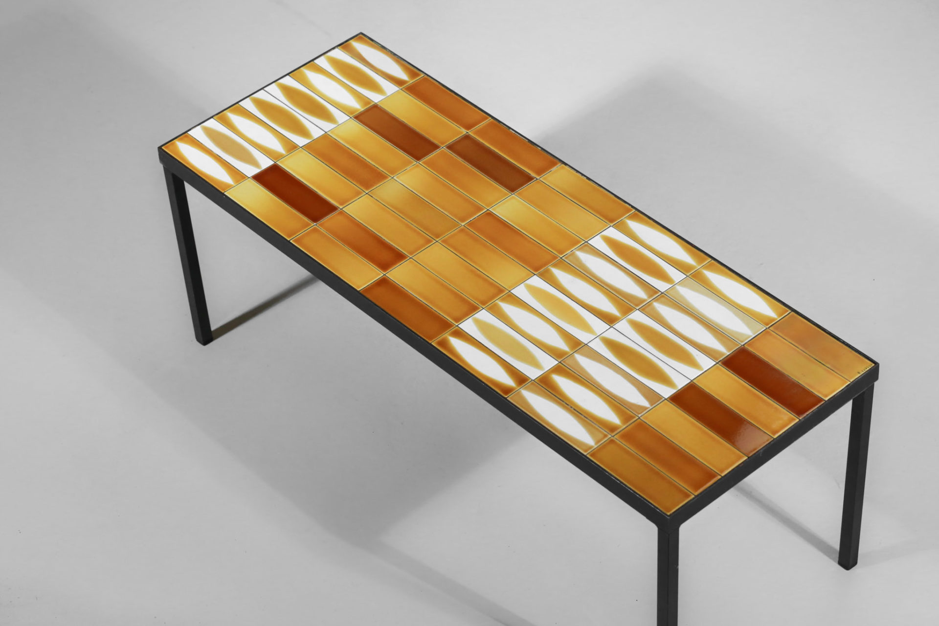 Table basse navette Roger Capron céramique des années 60 - Danke Galerie